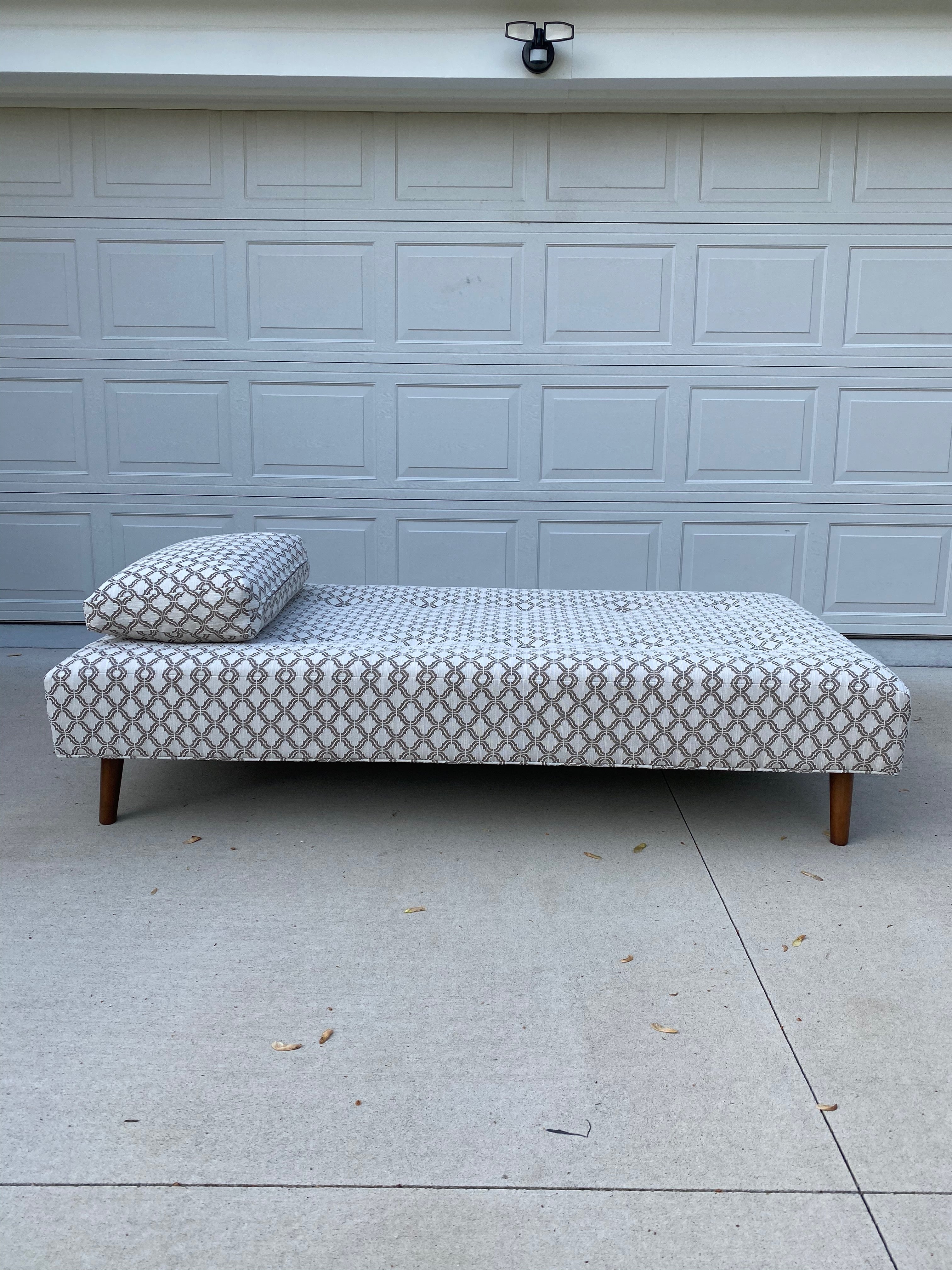 Custom Built Mid-Century Modern Daybed – Heights Design Co.
